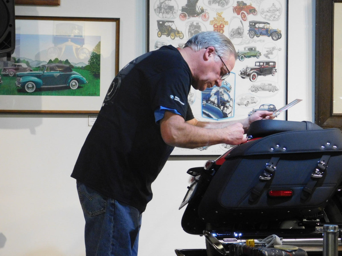 WFMJ showcases Guy Shively Pinstriping Demo Event – The National ...